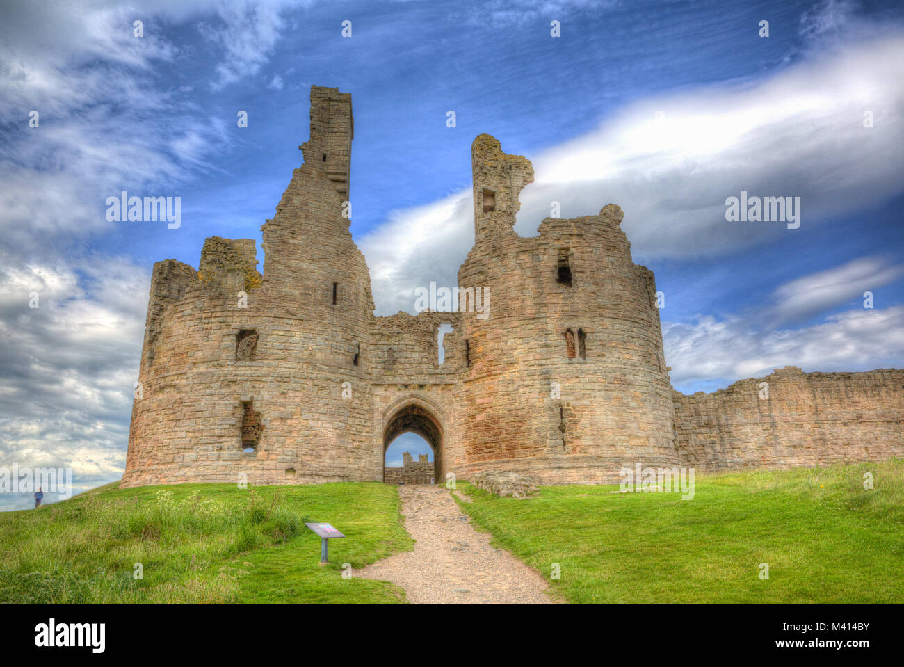 English medieval castle hi-res stock photography and images - Alamy