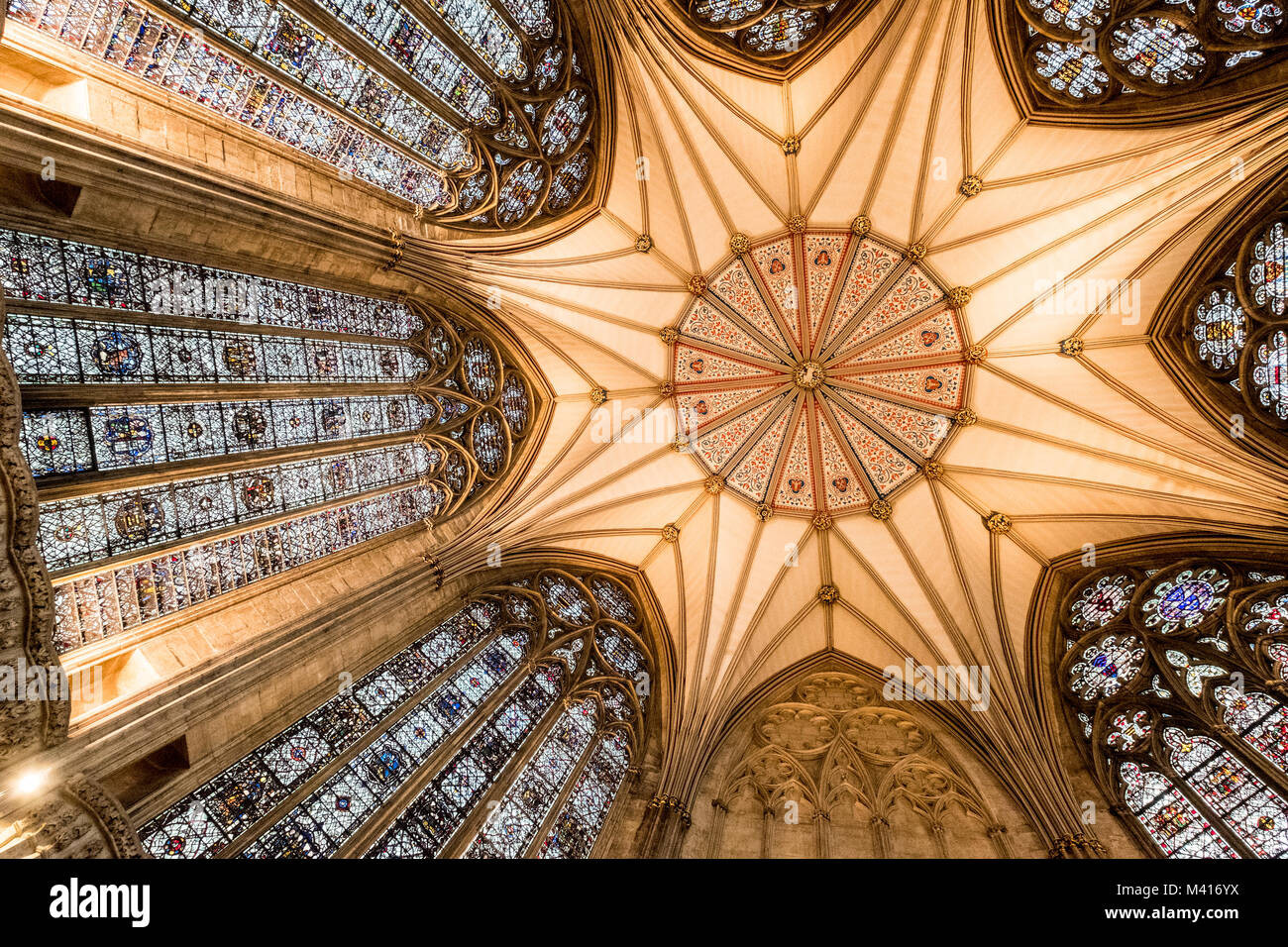 Glass atrium roof hi-res stock photography and images - Alamy