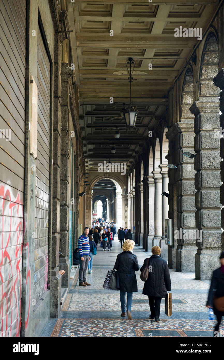 Italy, Emilia Romagna, Bologna, typical arcade Stock Photo - Alamy
