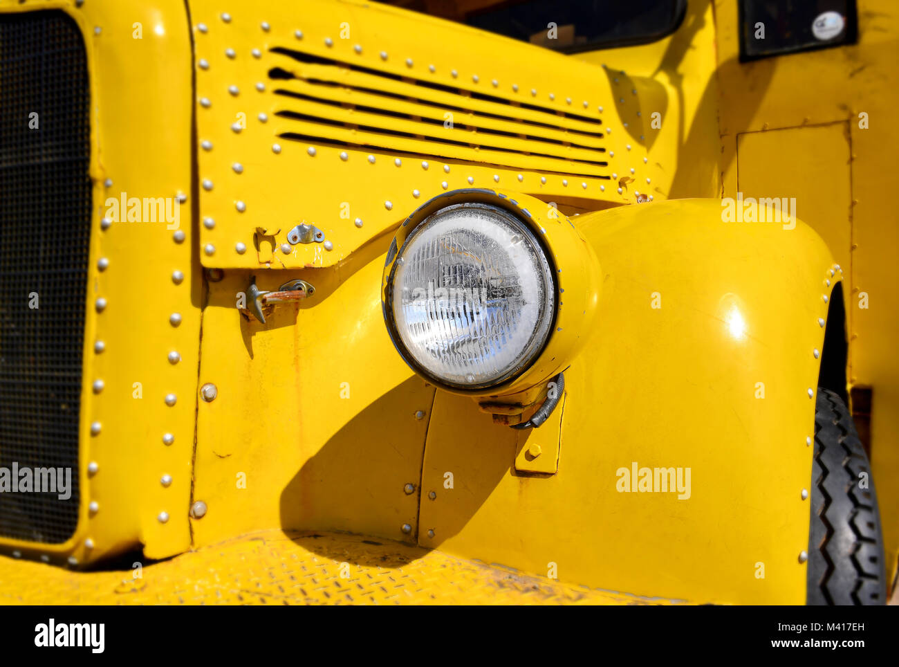 the head light of classic yellow school bus Stock Photo - Alamy