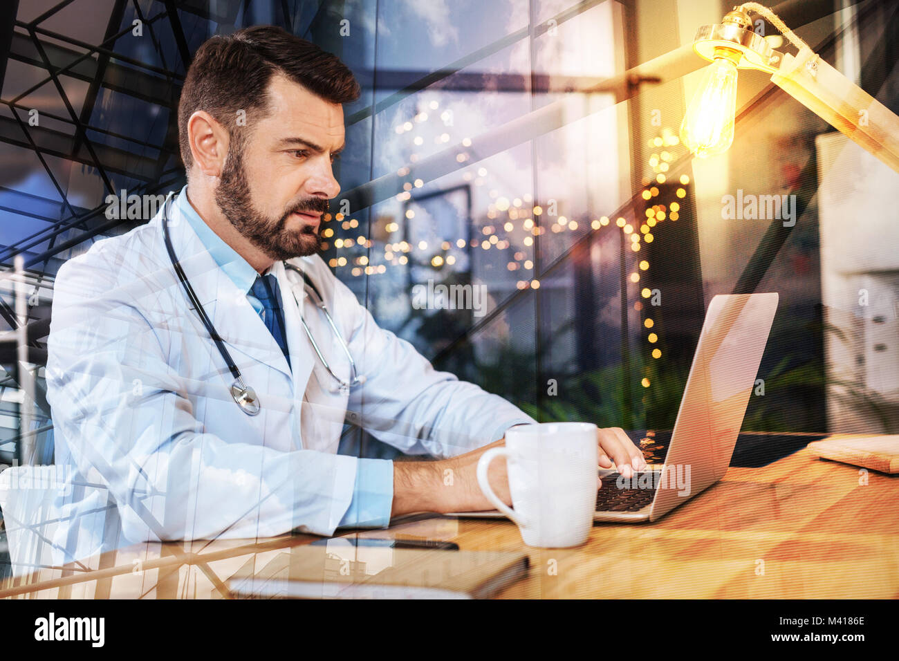 Serious concentration hi-res stock photography and images - Alamy