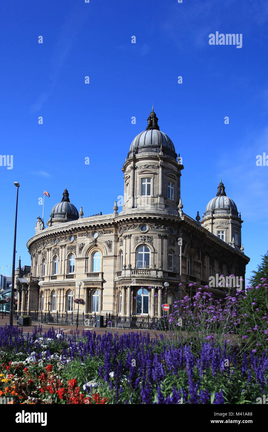 Maritime museum hull and queens gardens hi-res stock photography and ...