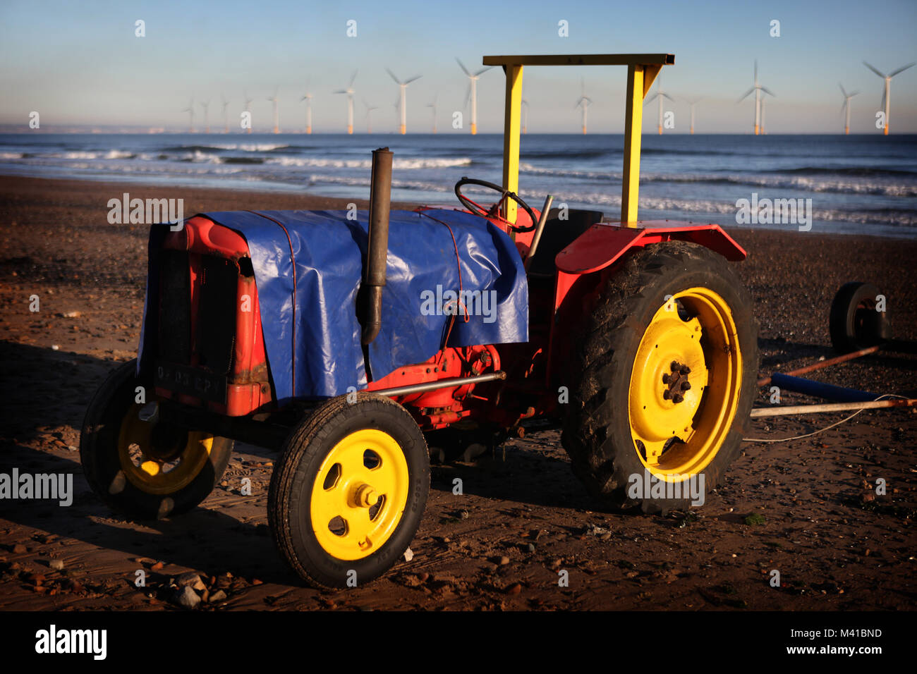Tractors beach boat launch hi-res stock photography and images - Alamy
