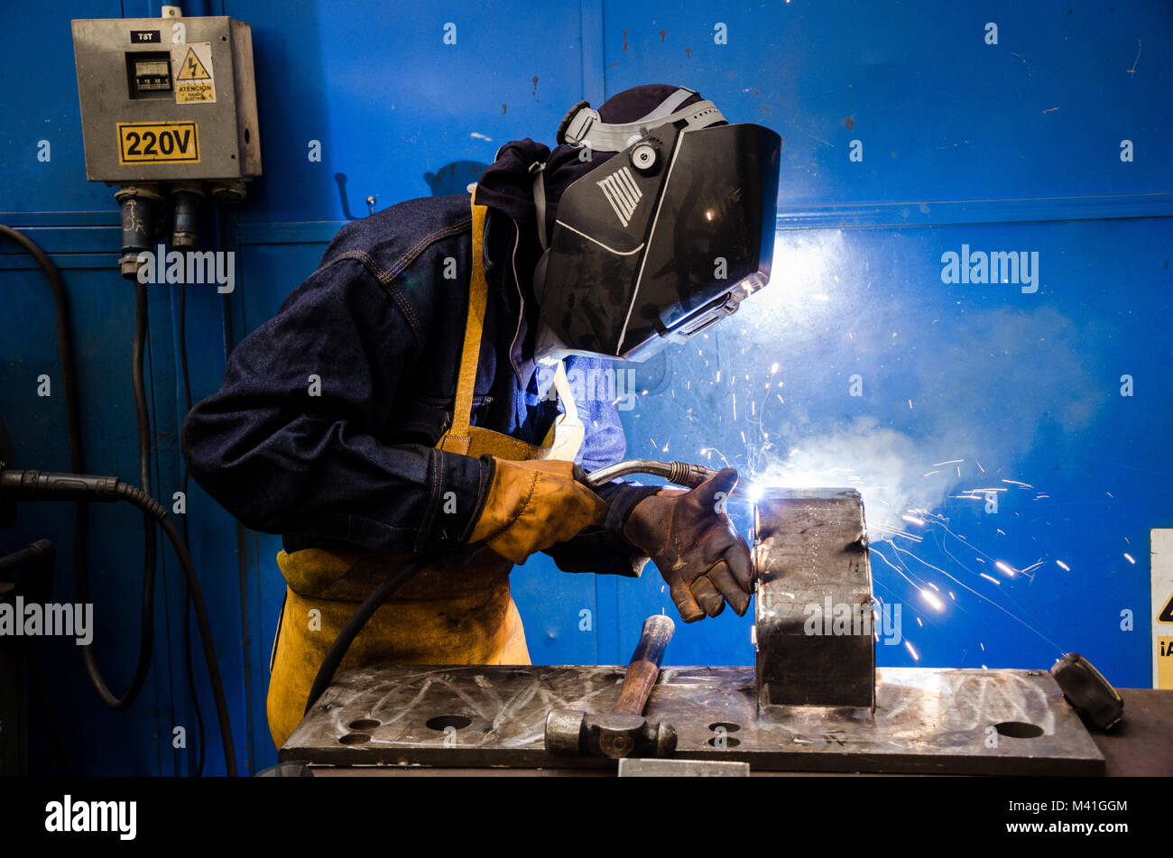 Welding a metal structure Stock Photo - Alamy