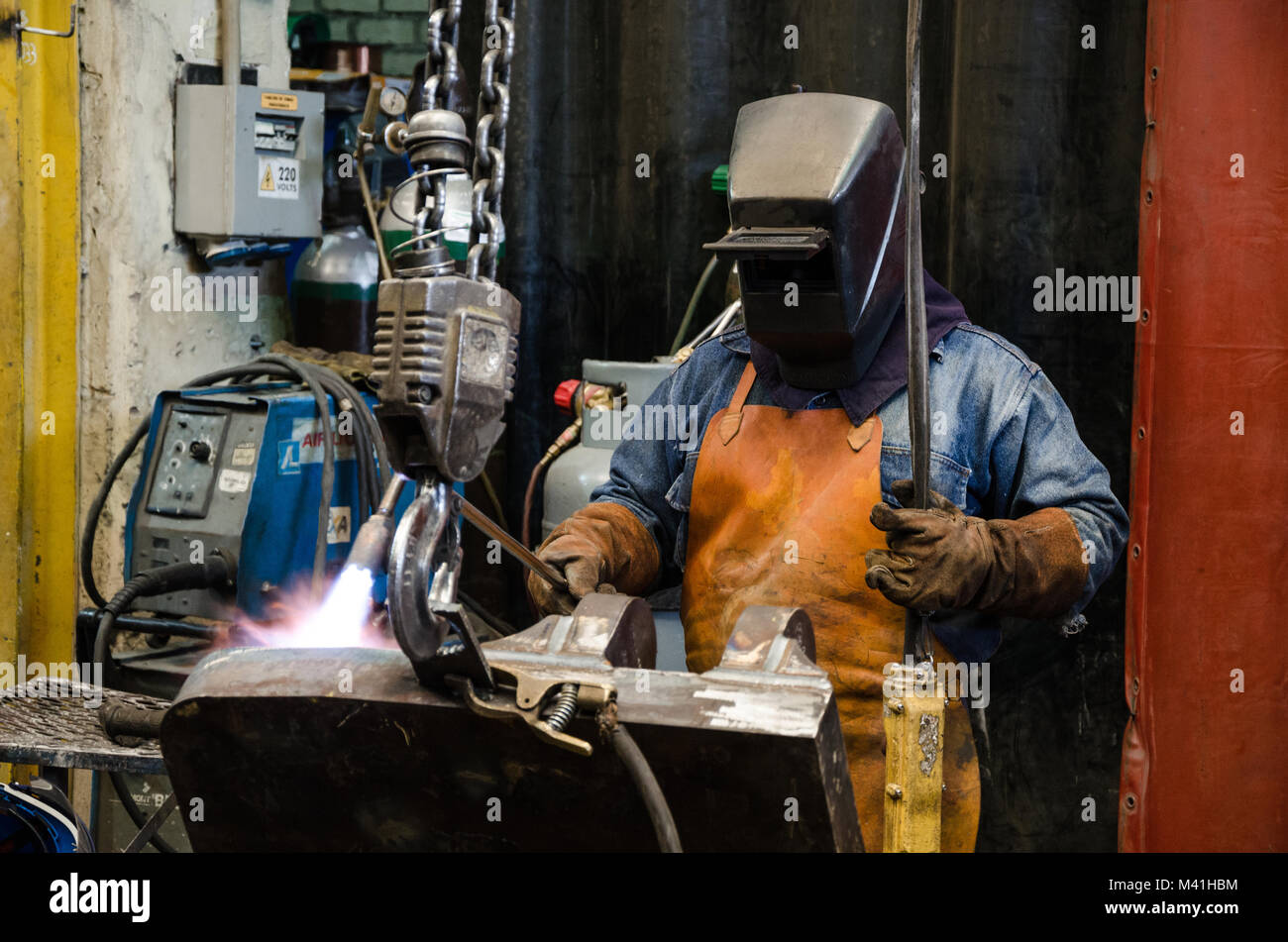 Welding a metal structure Stock Photo - Alamy
