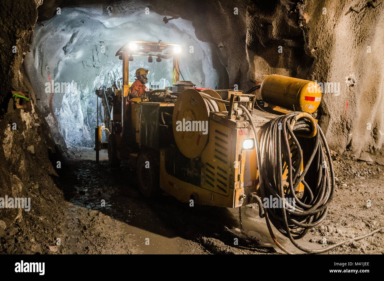 Mechanic of mining machines Stock Photo - Alamy