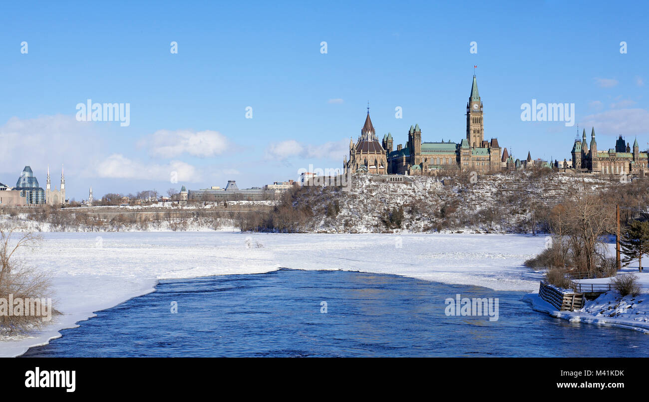 Frozen ottawa river hi-res stock photography and images - Alamy