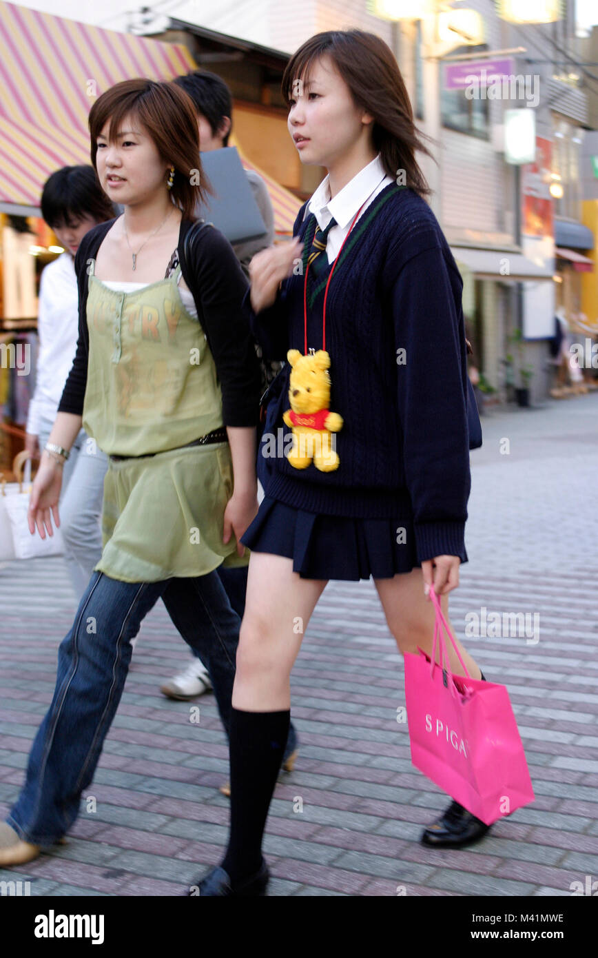Japanese girls hi-res stock photography and images - Alamy