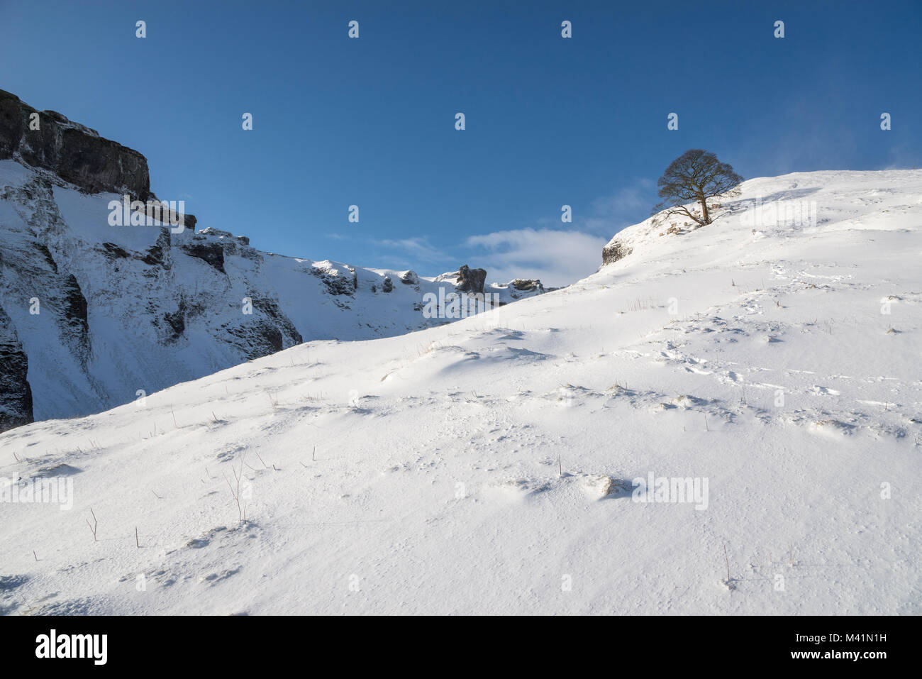 Snowy hillside at Winnats Pass, Peak District, Derbyshire, England ...