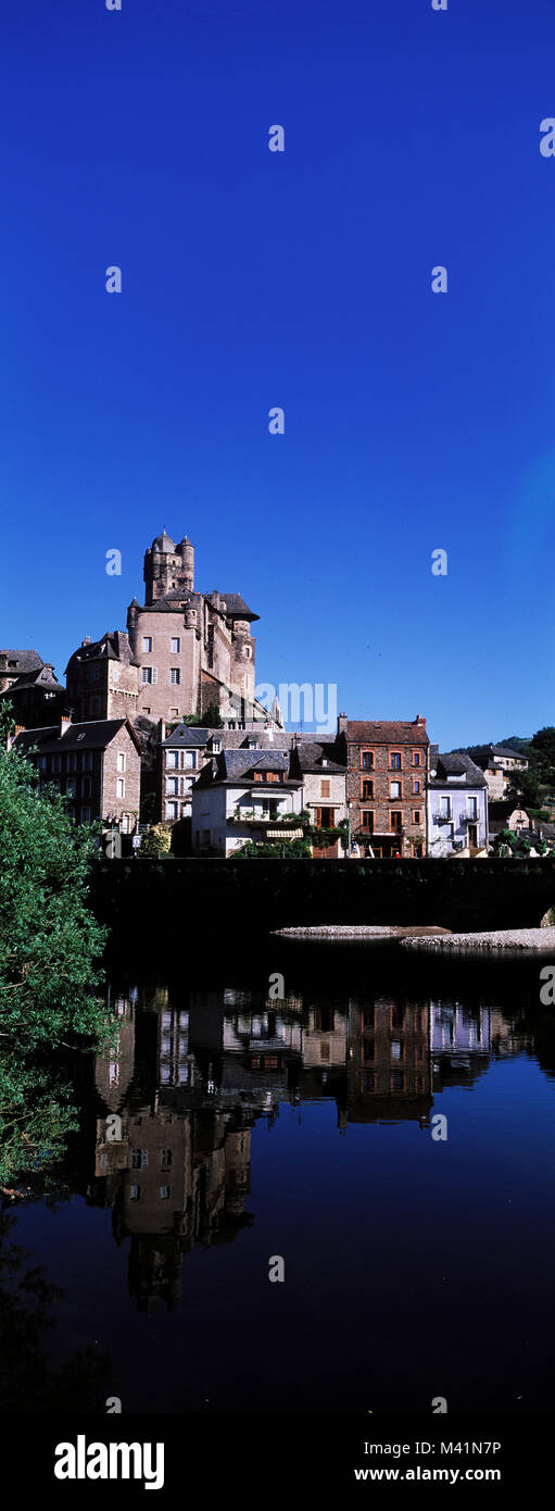 France, Aveyron, Lot Valley, Estaing, labelled Les Plus Beaux Villages ...