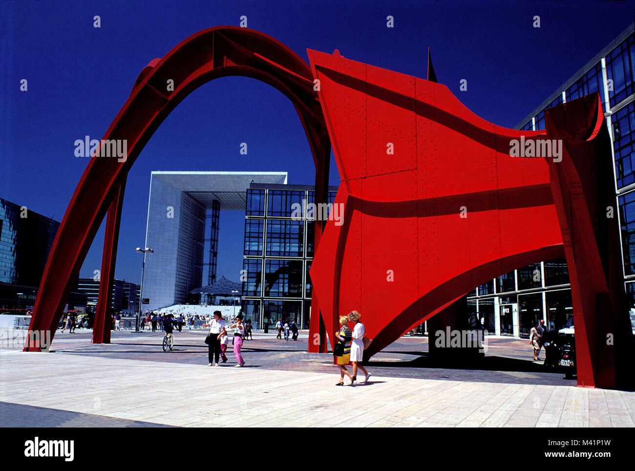 Alexander calder red stabile sculpture hi-res stock photography and ...