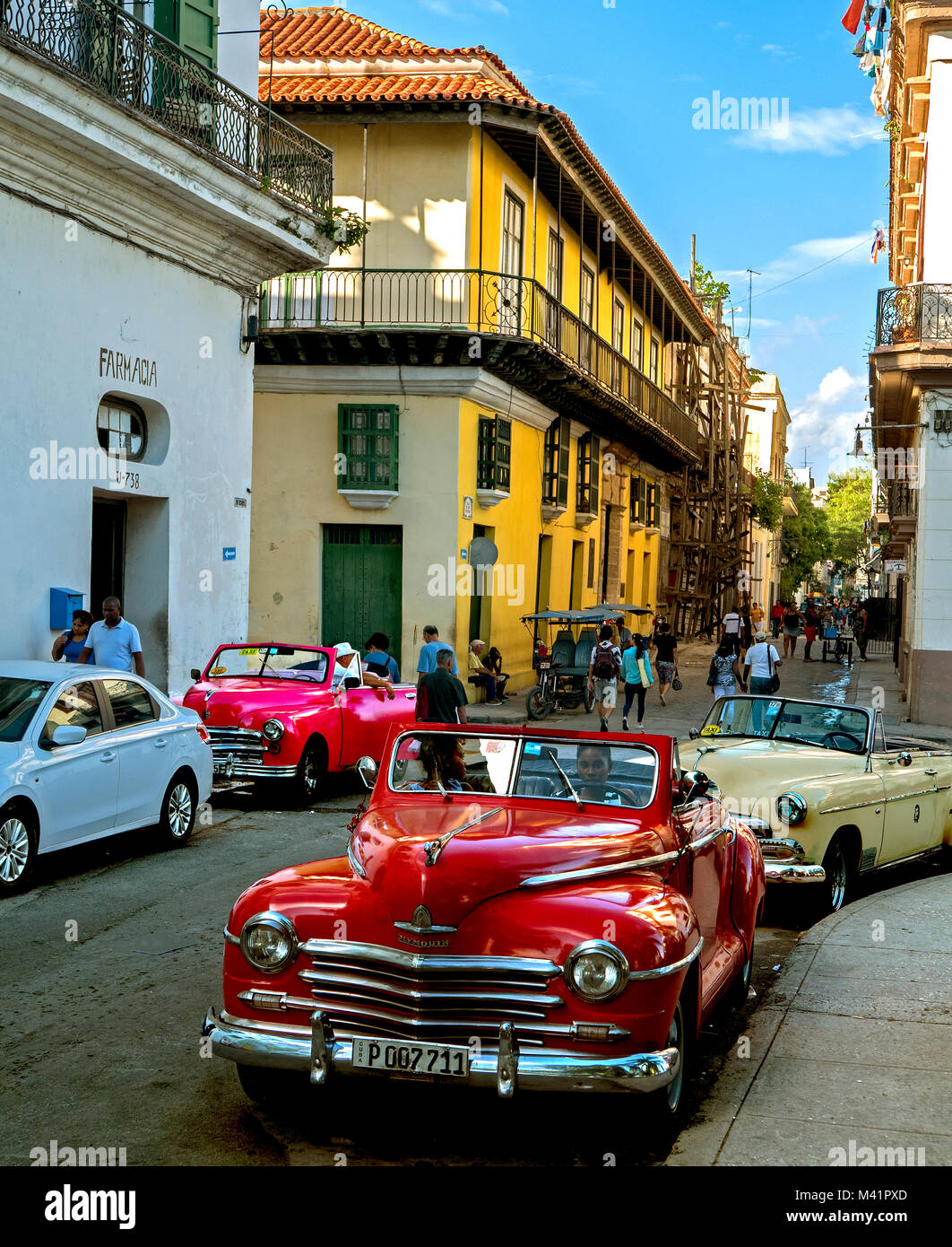 Old Havana Side Street with Vintage American Autos and Street Life ...