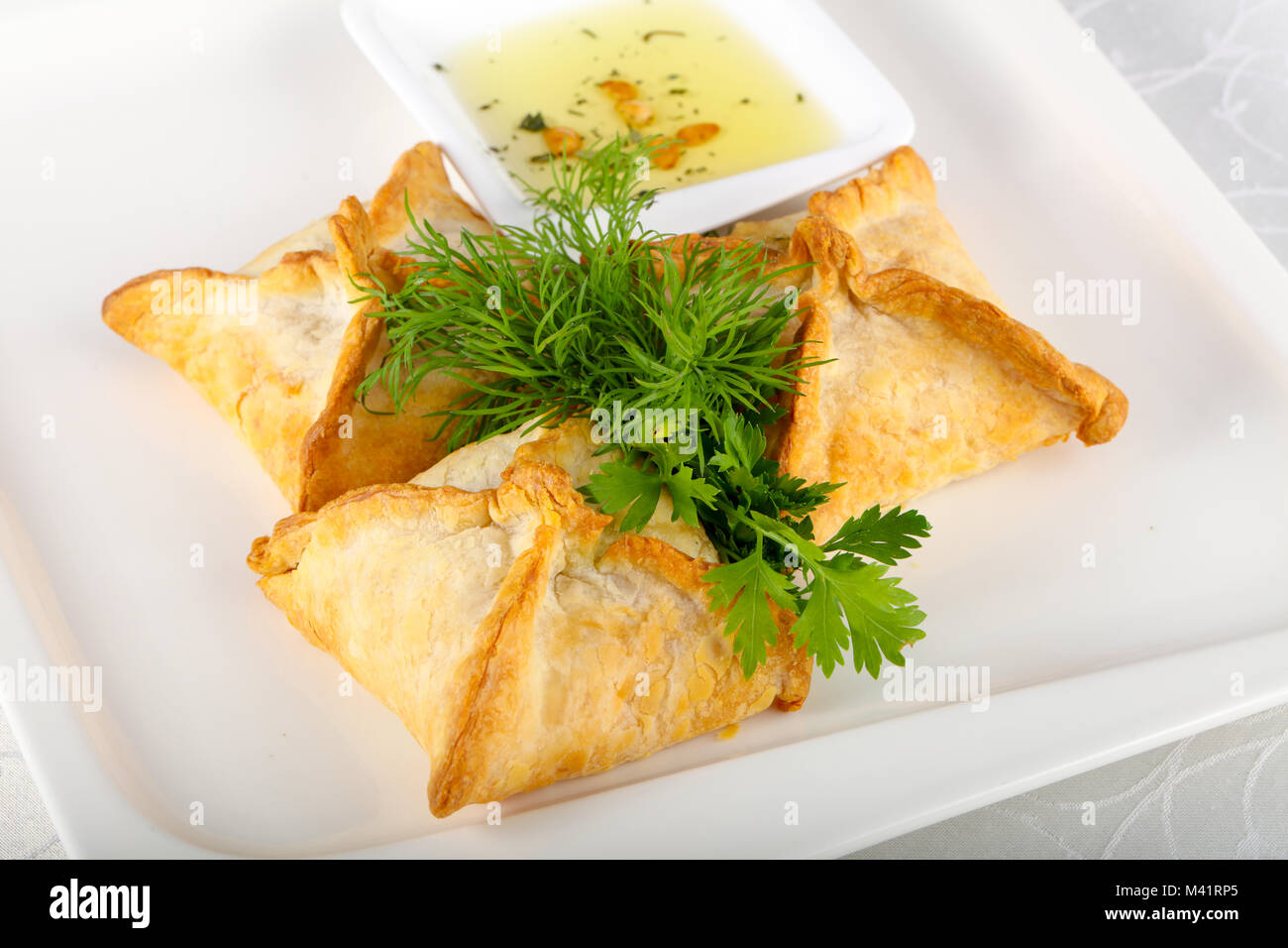 Lamb samosas hi-res stock photography and images - Alamy