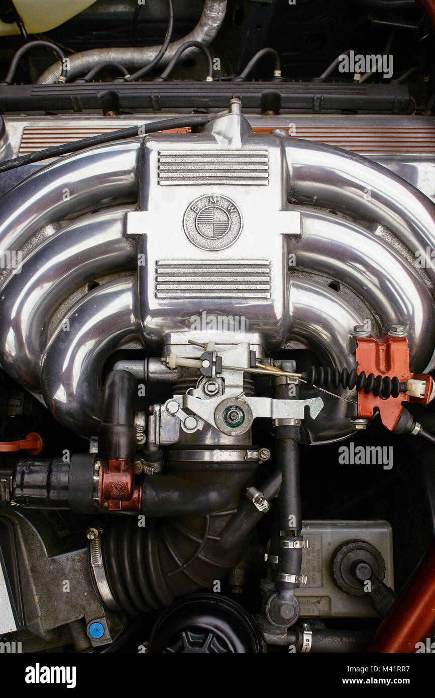 engine bay photos of a classic fuel injected bmw Stock Photo - Alamy