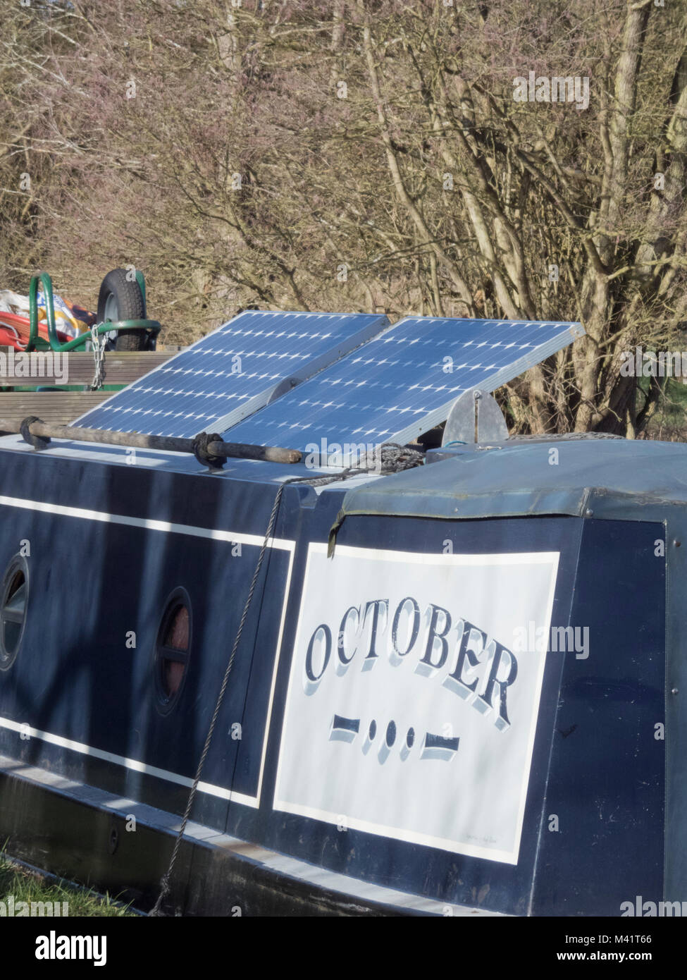 Solar Panels on the Roof of Narrowboat in Winter, UK Stock Photo - Alamy
