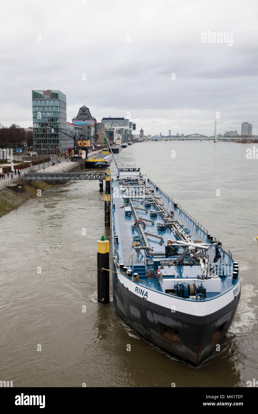 Tankschiffe hi-res stock photography and images - Alamy