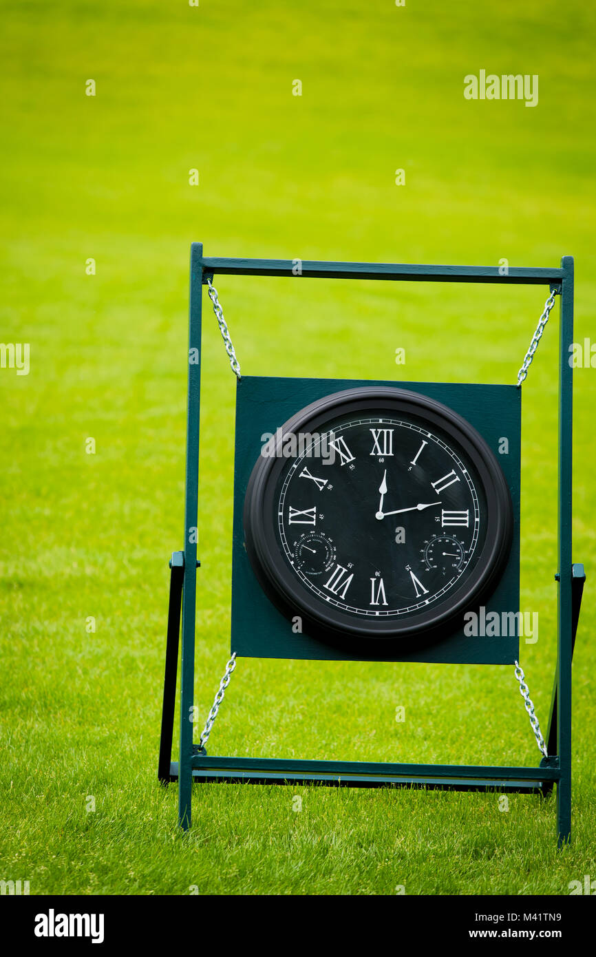 Outdoor antique pole clock hi-res stock photography and images - Alamy