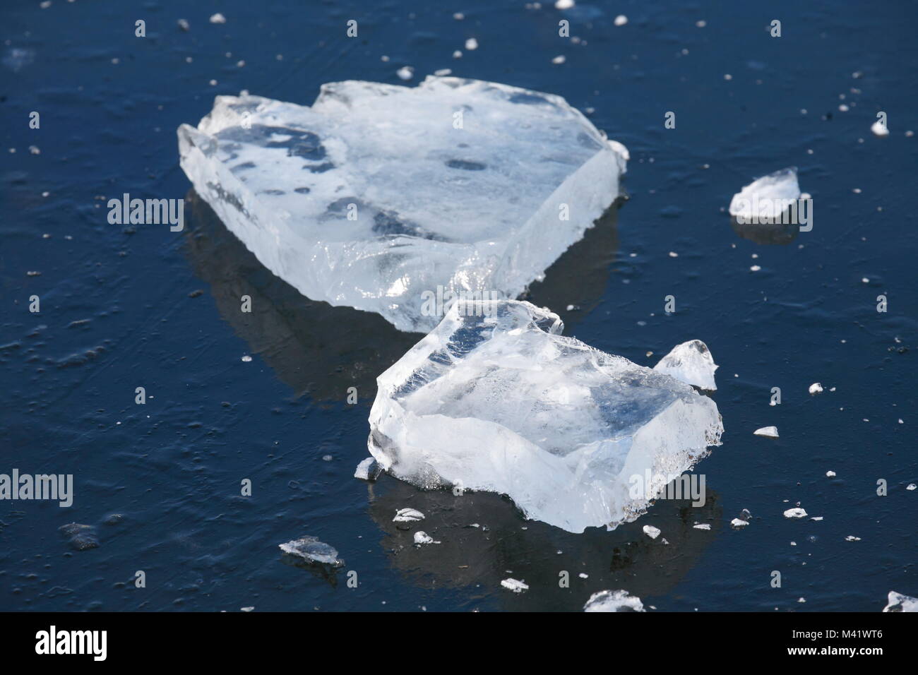 Icebound lake hi-res stock photography and images - Alamy