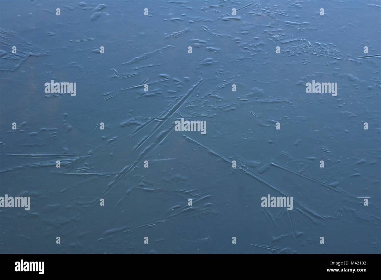 Beautiful frozen pond hi-res stock photography and images - Alamy