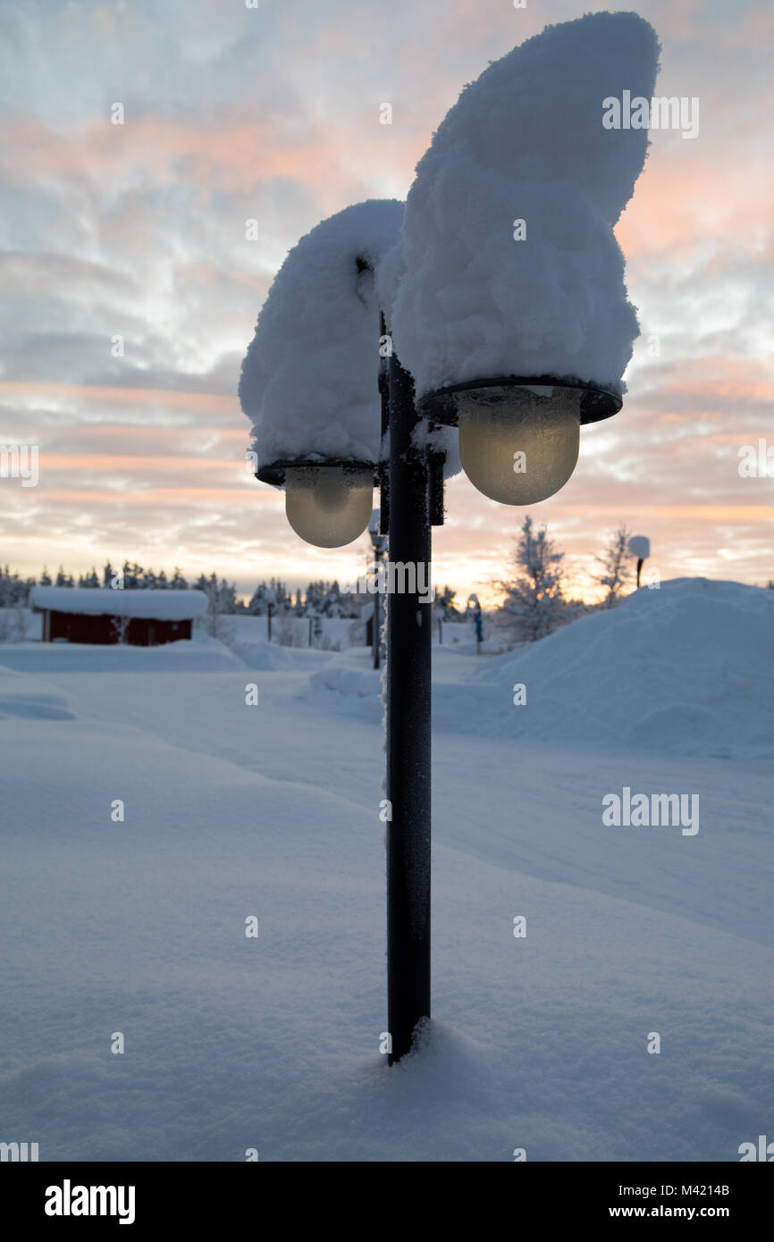 Street light snow hi-res stock photography and images - Alamy