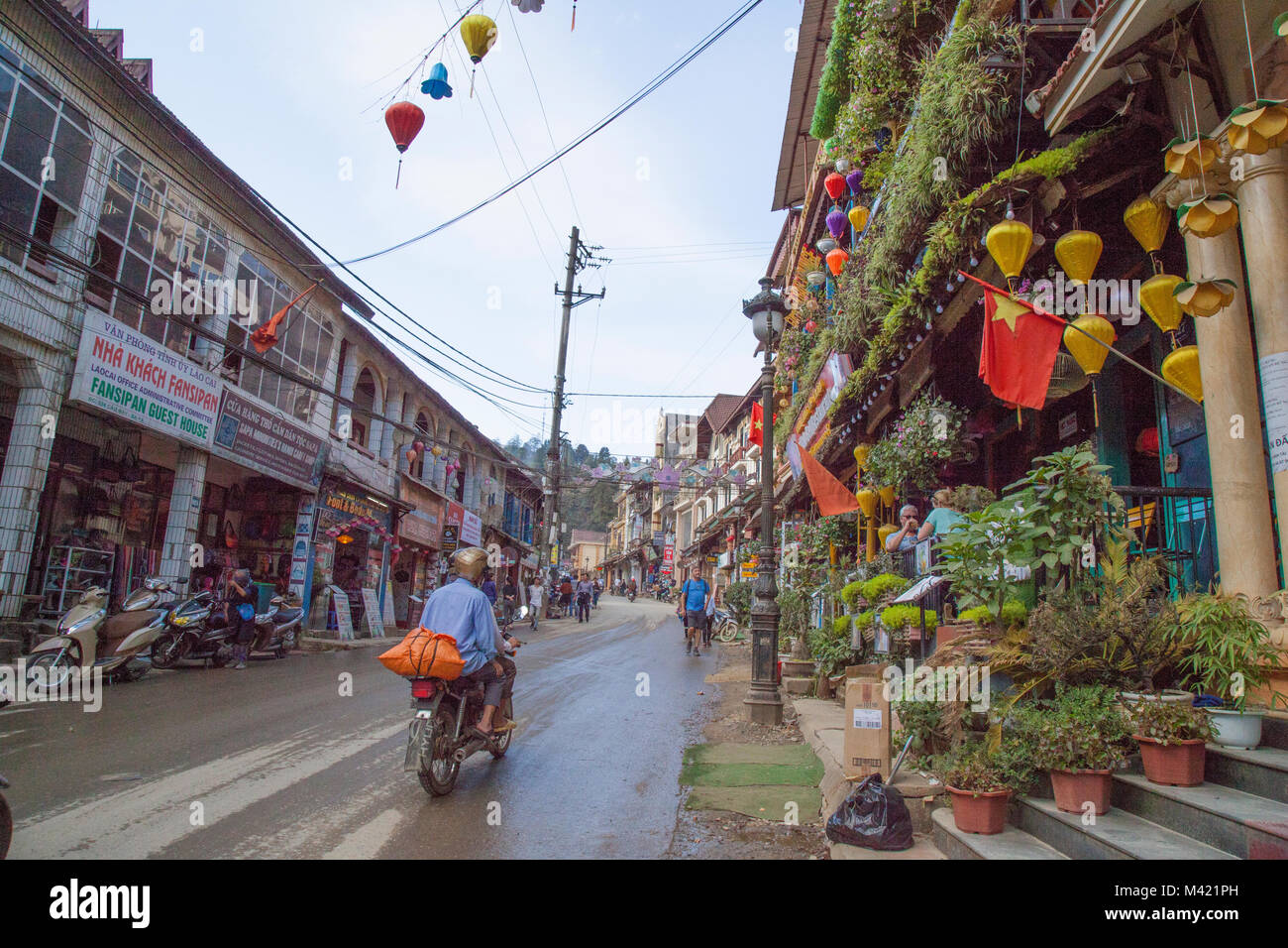 Sapa street shops hi-res stock photography and images - Alamy
