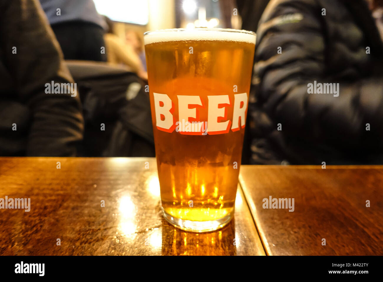 Close up view of a pint of beer Stock Photo - Alamy