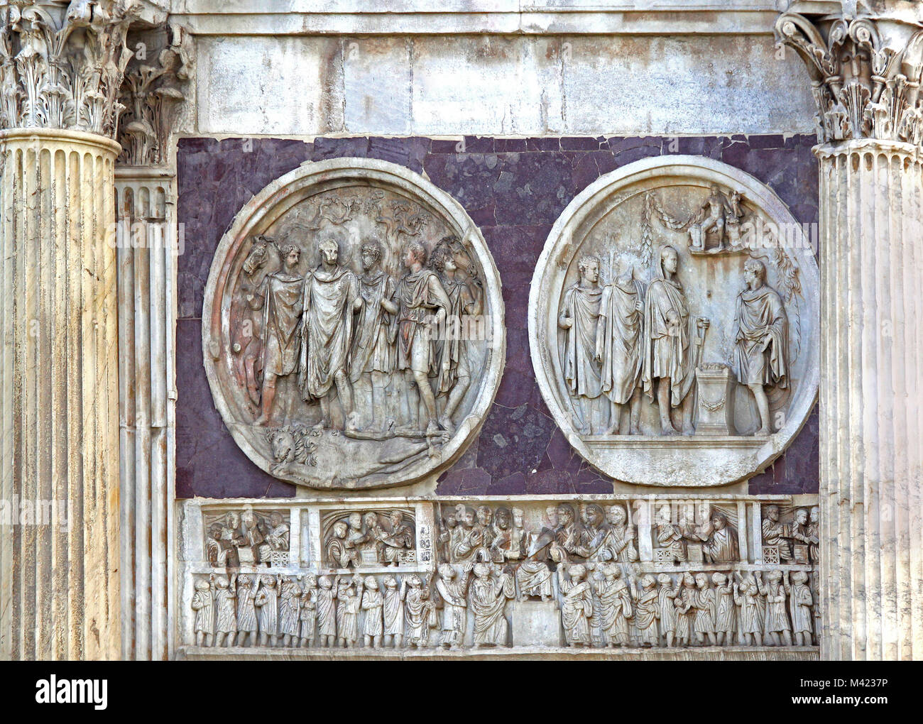 Detail of ancient wall with statues in Rome Stock Photo - Alamy