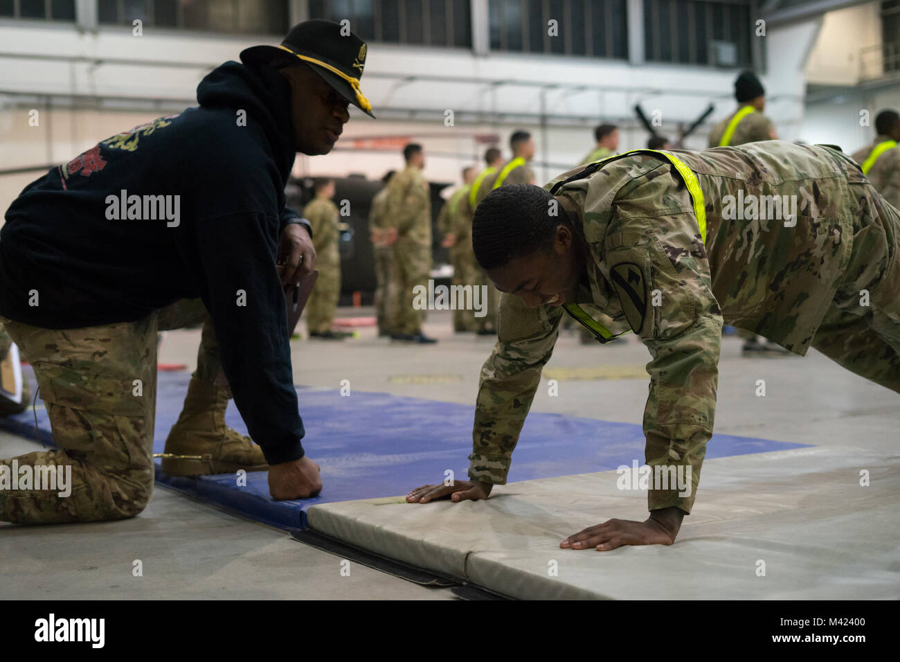 Army physical fitness test hi-res stock photography and images - Alamy