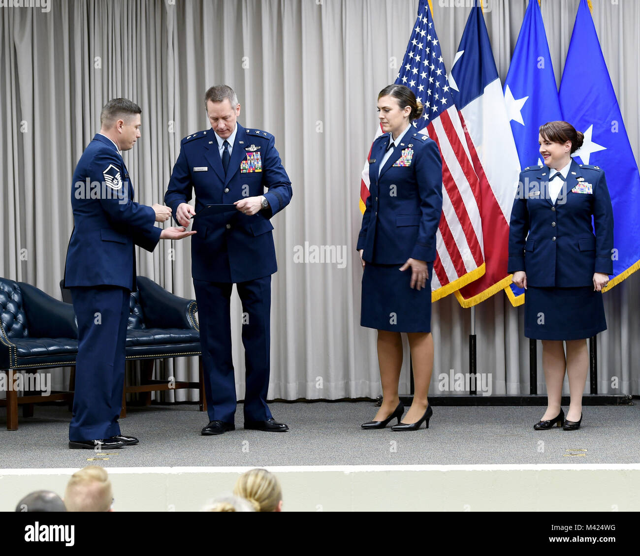 136th airlift wing hi-res stock photography and images - Alamy
