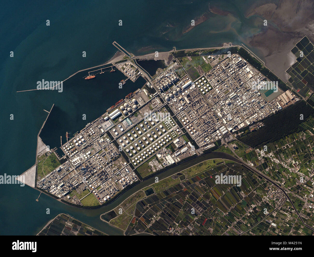 Mailiao refinery hi-res stock photography and images - Alamy