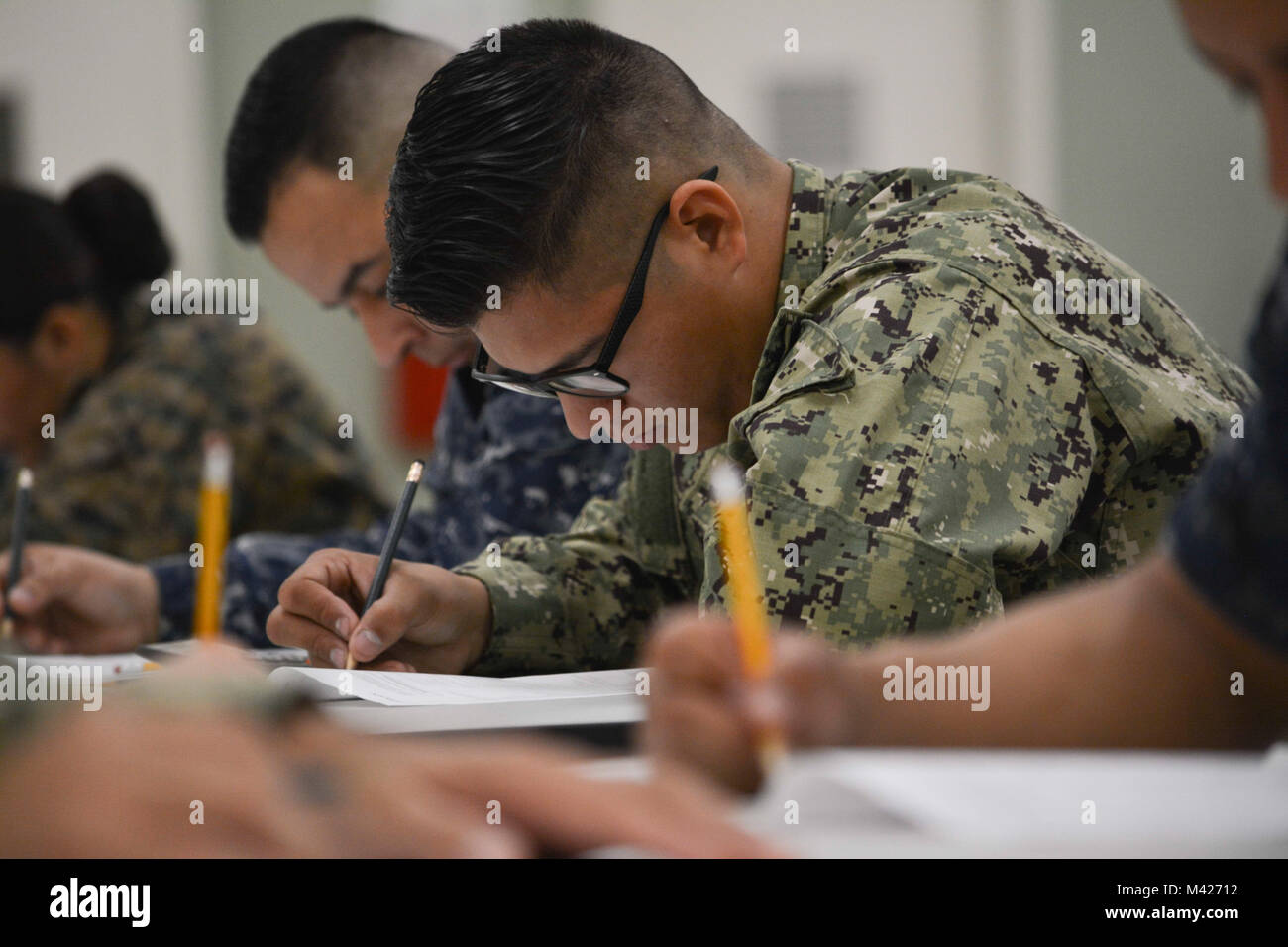 Navy operational support center nosc hi-res stock photography and ...
