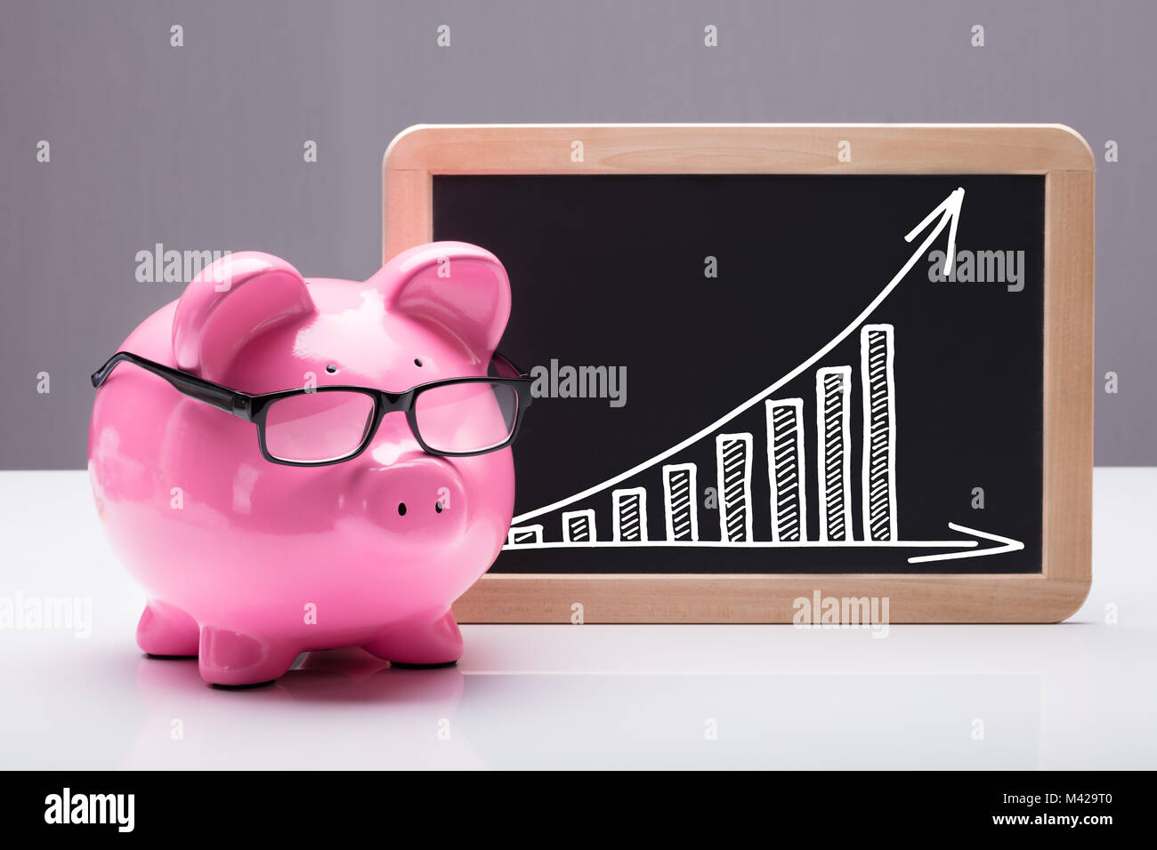 Bar chart showing financial growth hi-res stock photography and images ...