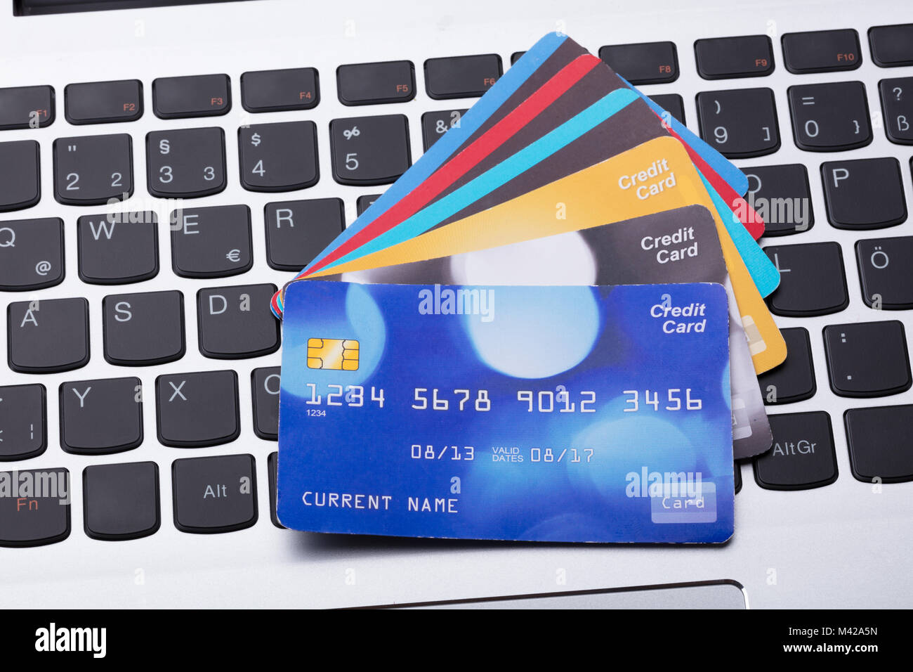 Bank balance computer hi-res stock photography and images - Alamy