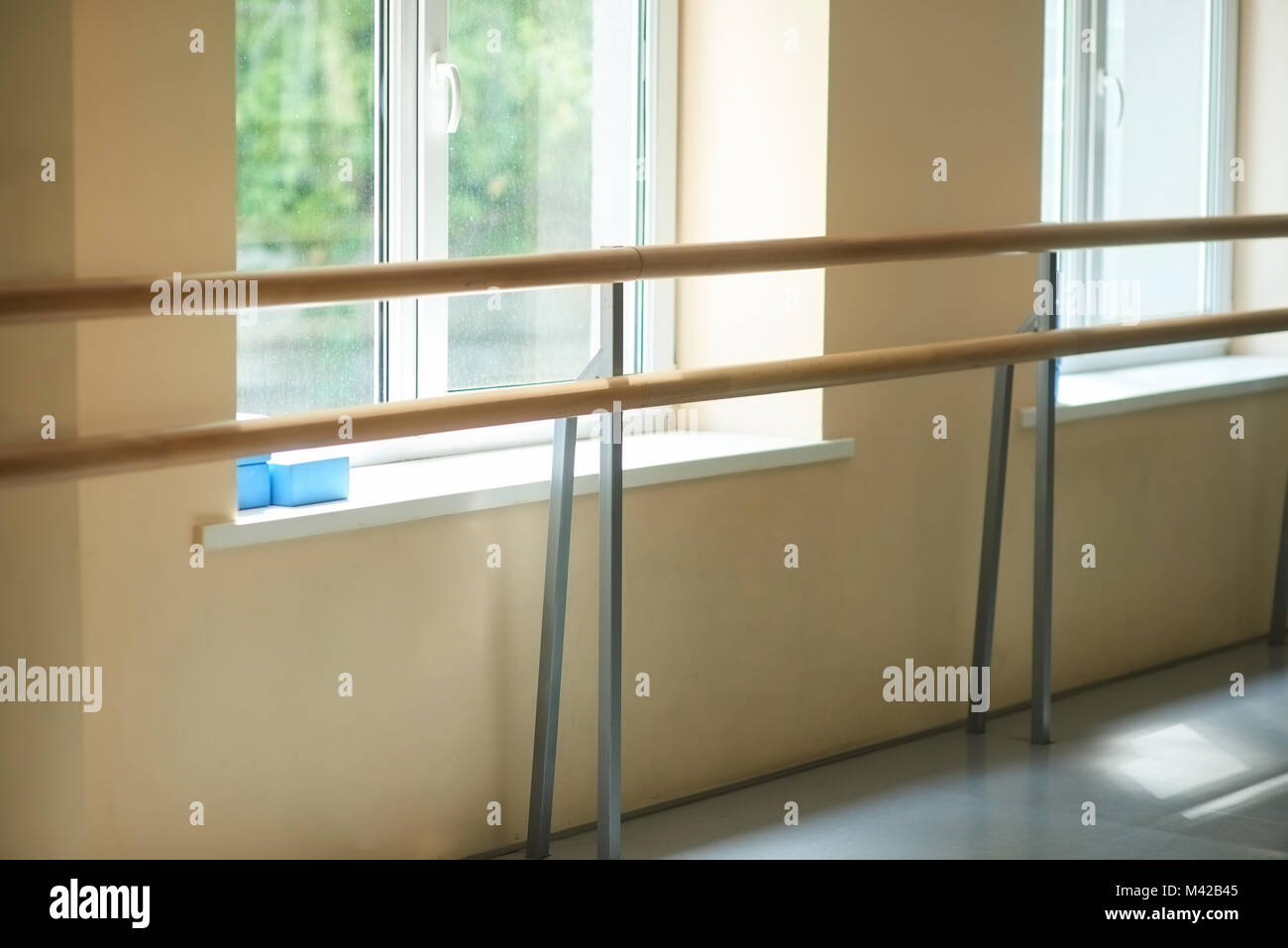Ballet barre empty hi-res stock photography and images - Alamy