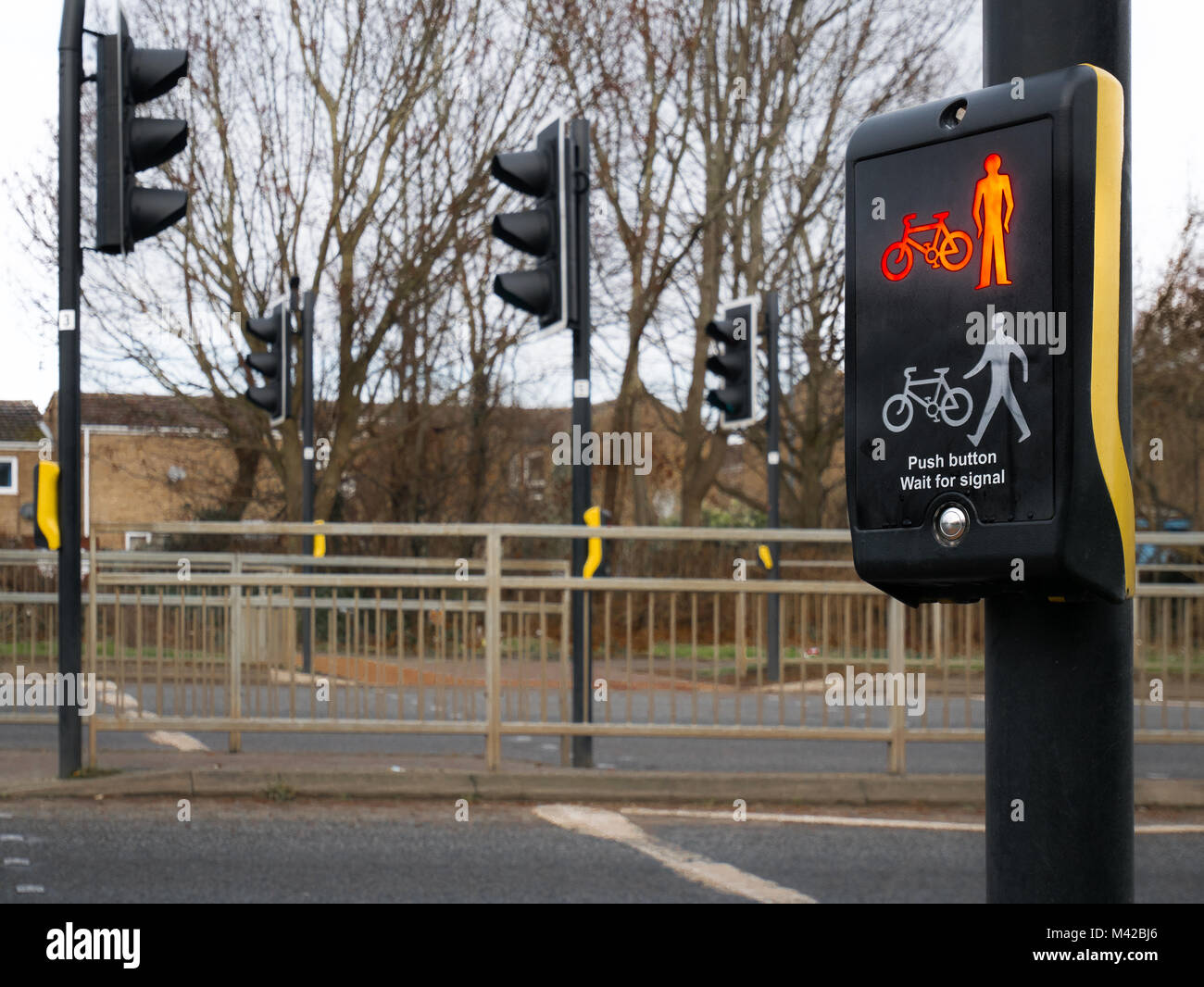 Controlled crossing for pedestrians on a major road Stock Photo - Alamy
