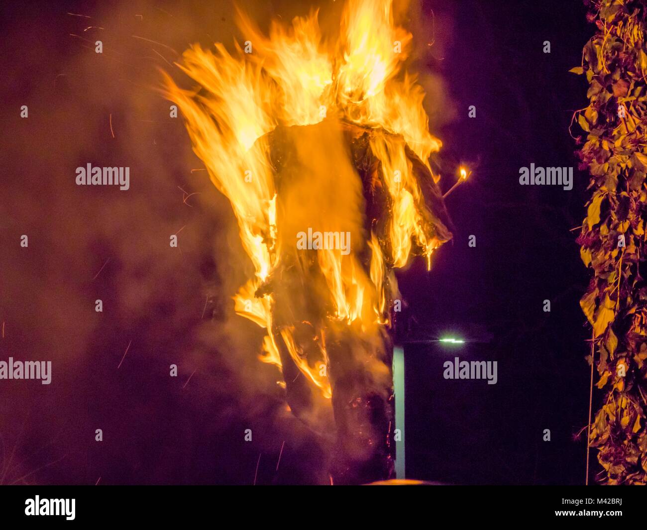 Pust burning "paljenje spaljivanje Pusta" in Viskovo in Croatia final ...