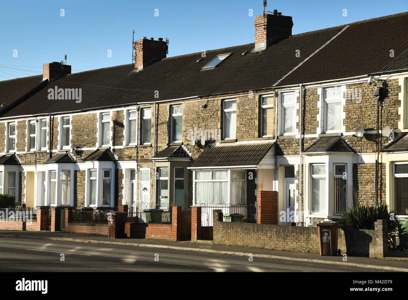 A row of traditional terraced homes Stock Photo - Alamy