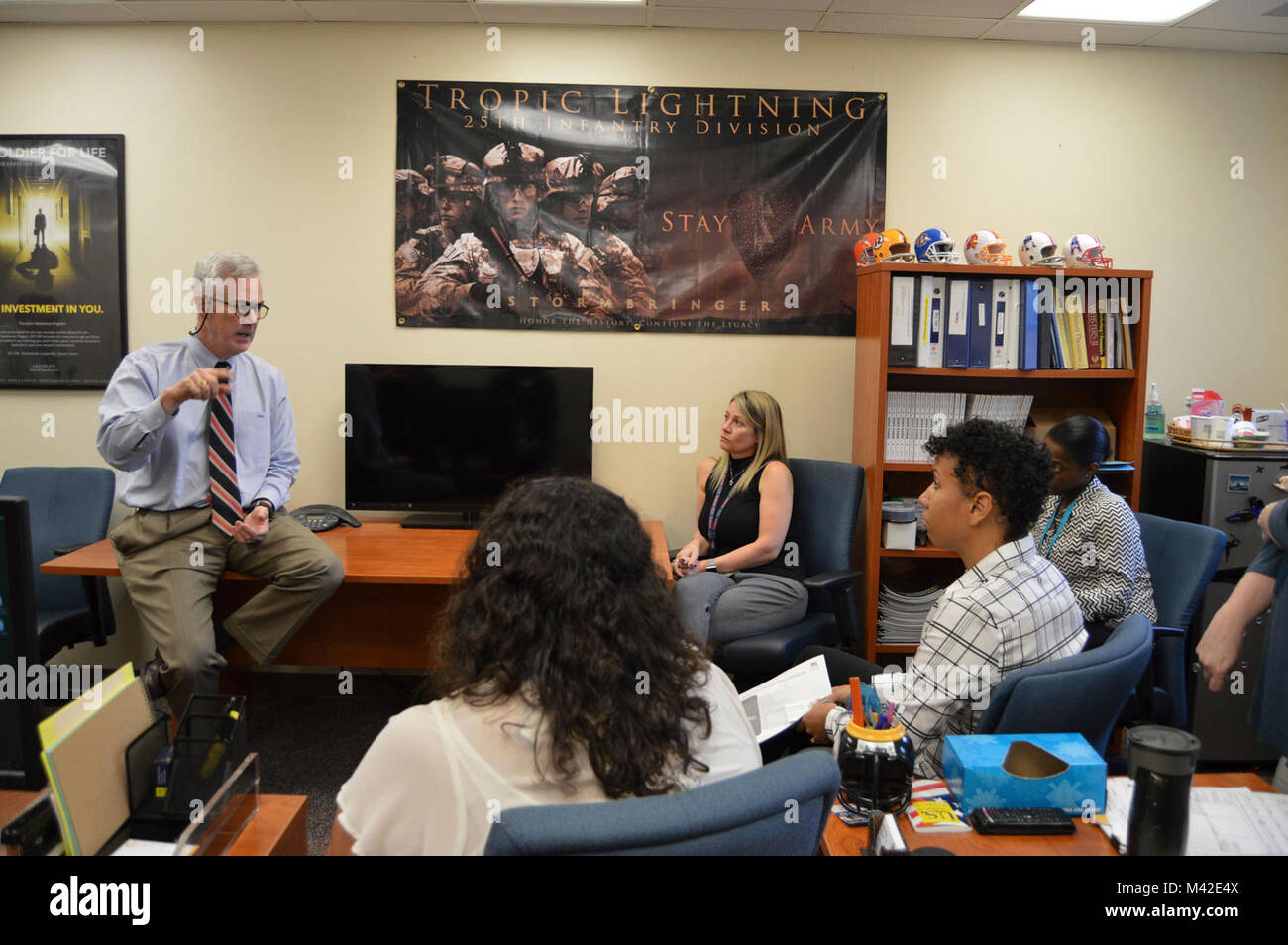 SCHOFIELD BARRACKS — Ret. Col. Walter Herd, Army Transition Division ...
