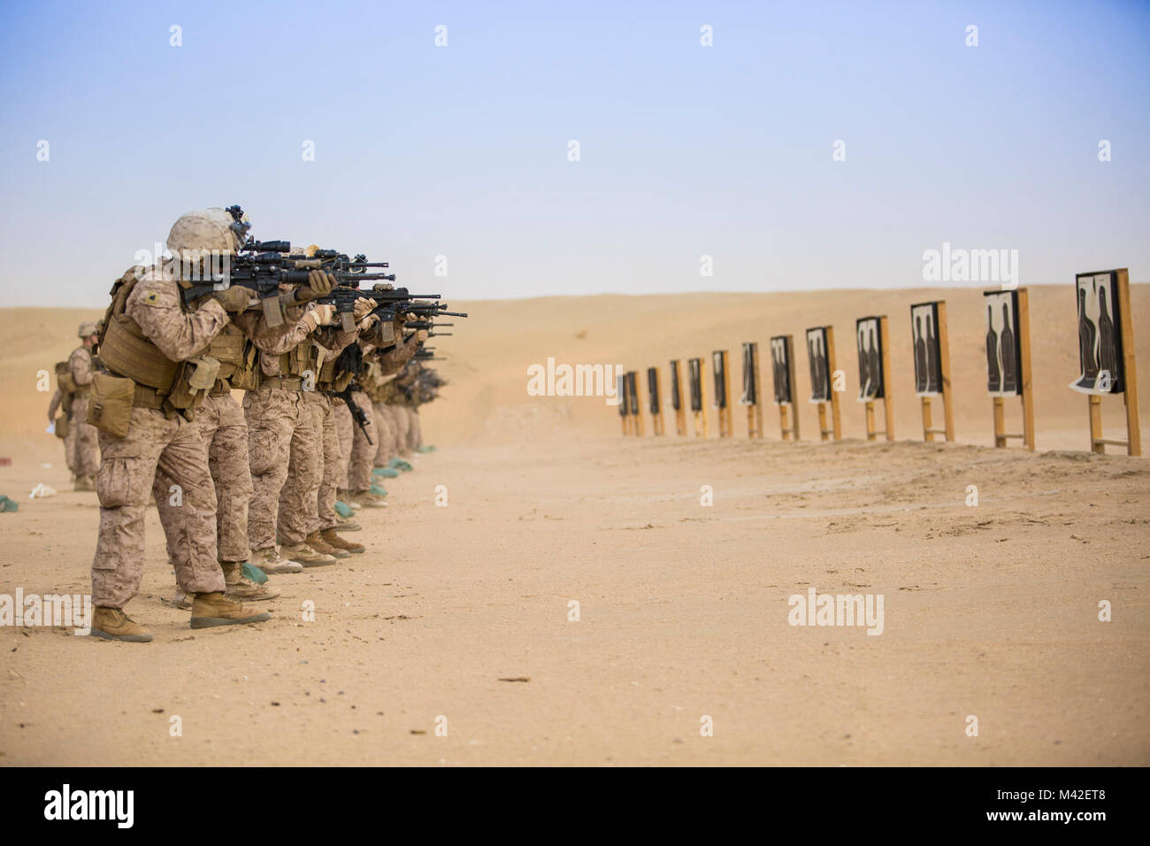 U.S. Marines with Headquarters and Support Company, Ground Combat ...