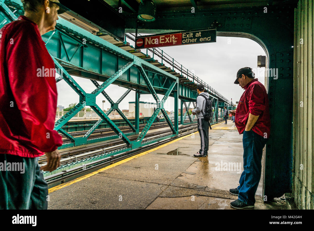 111th street irt flushing line subway station hi-res stock photography ...