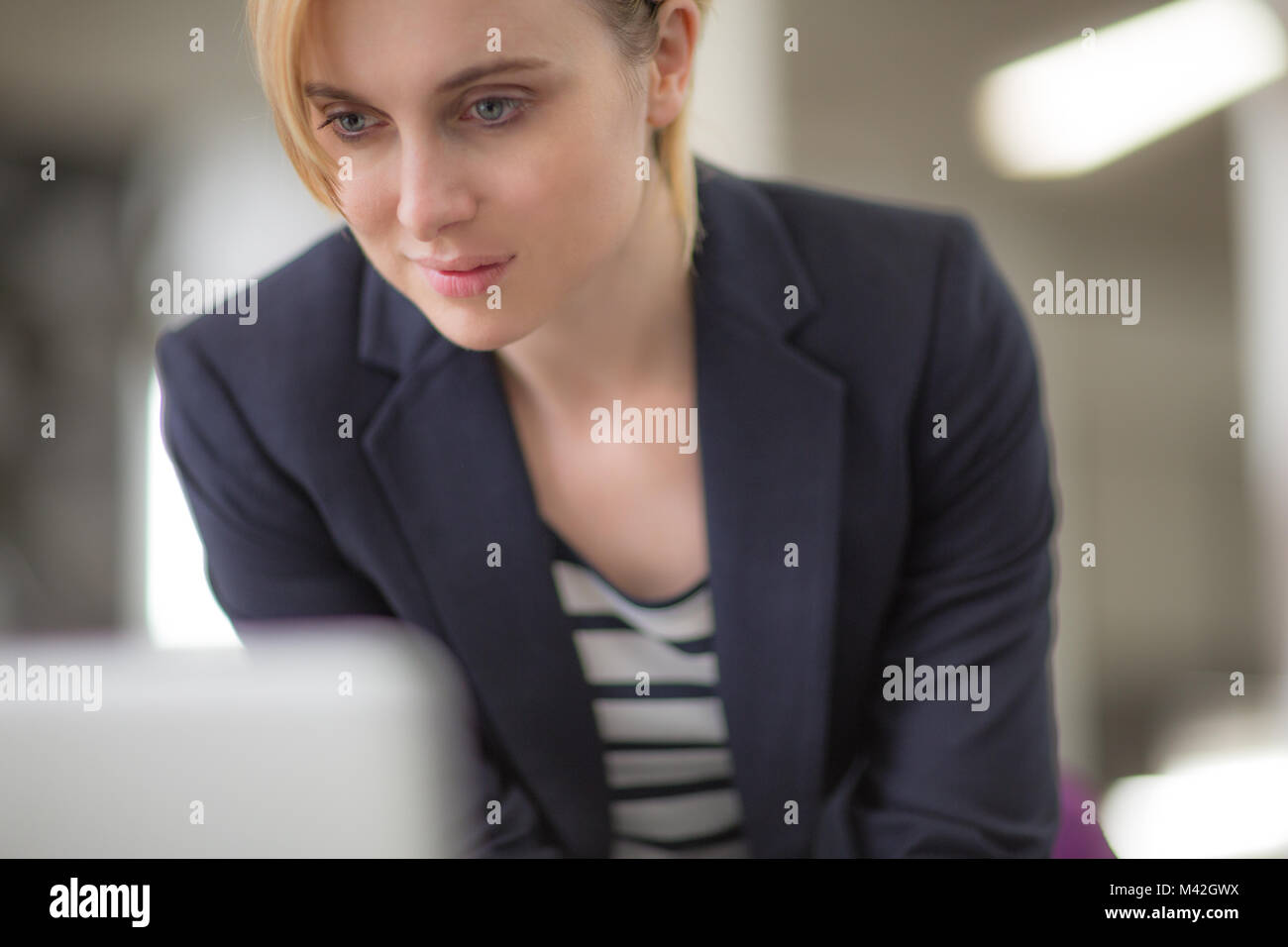 Young female student laptop hi-res stock photography and images - Alamy