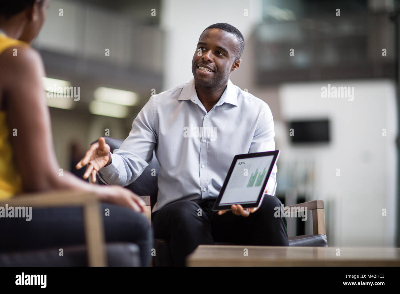 Corporate office reception hi-res stock photography and images - Alamy