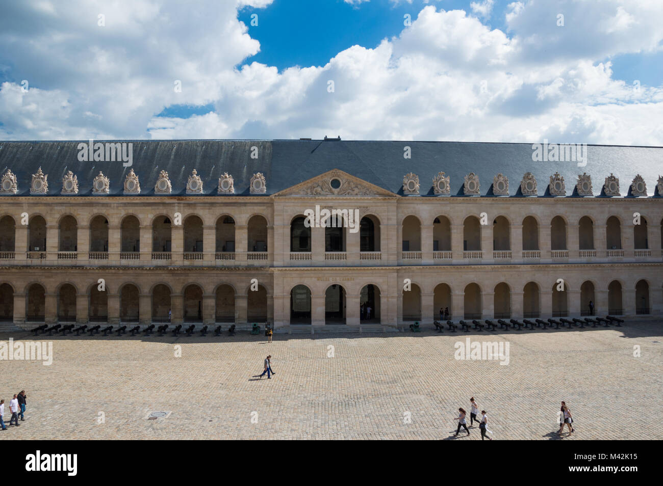 Hospital les invalides Paris Stock Photo - Alamy
