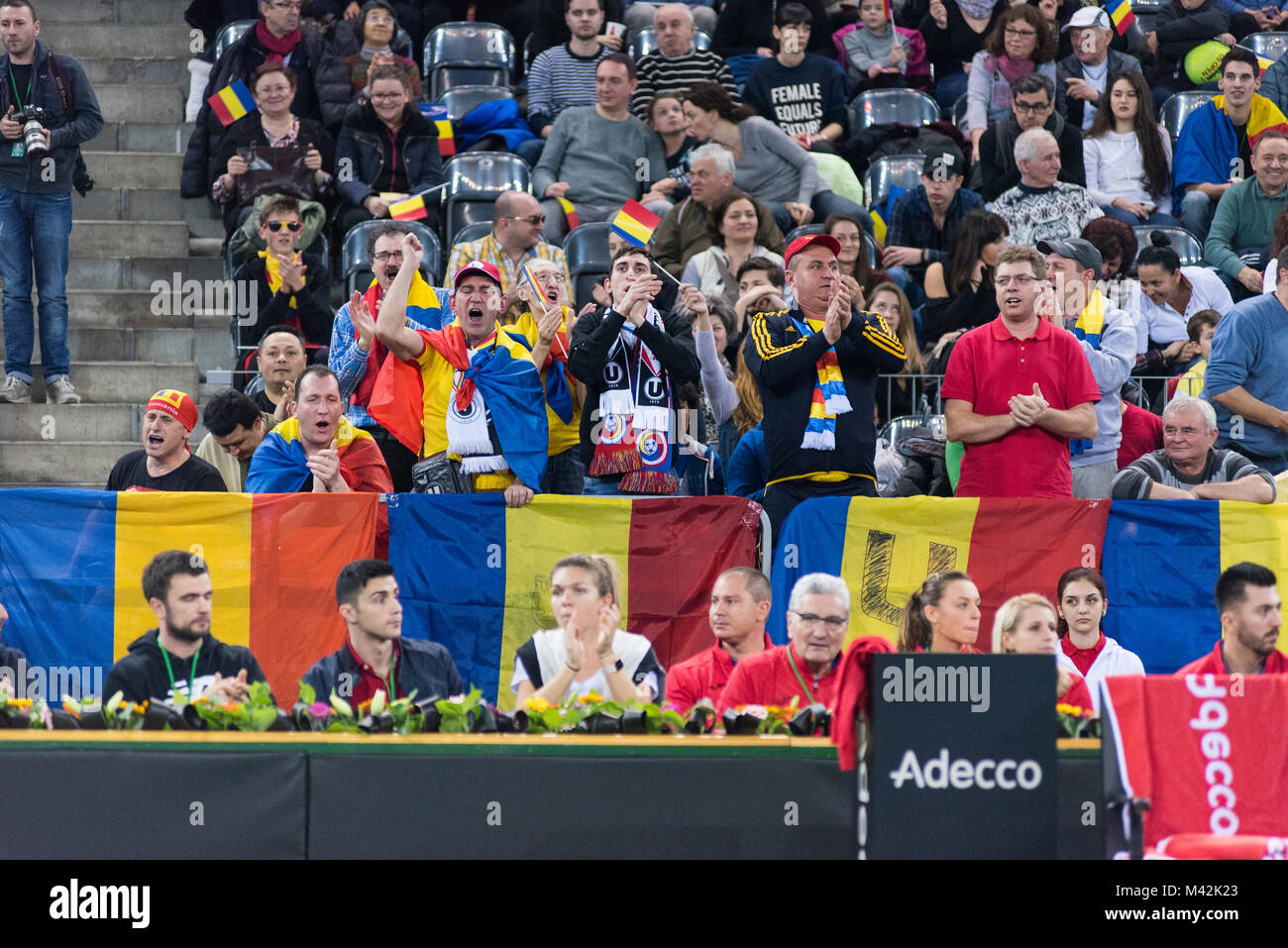 Crowd sitting in the stadium hi-res stock photography and images - Alamy