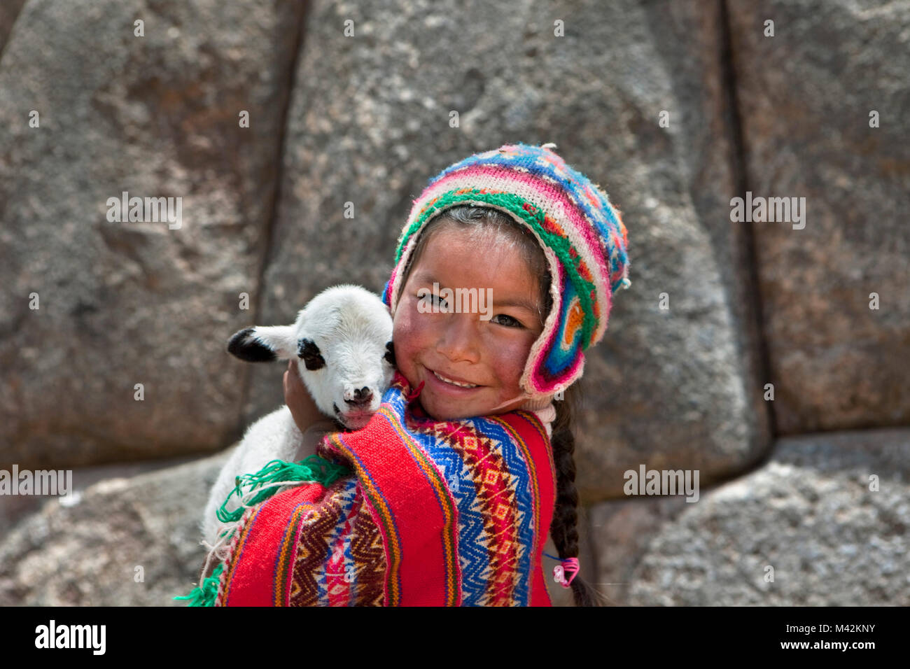 Portrait indian girl cuzco peru hi-res stock photography and images - Alamy