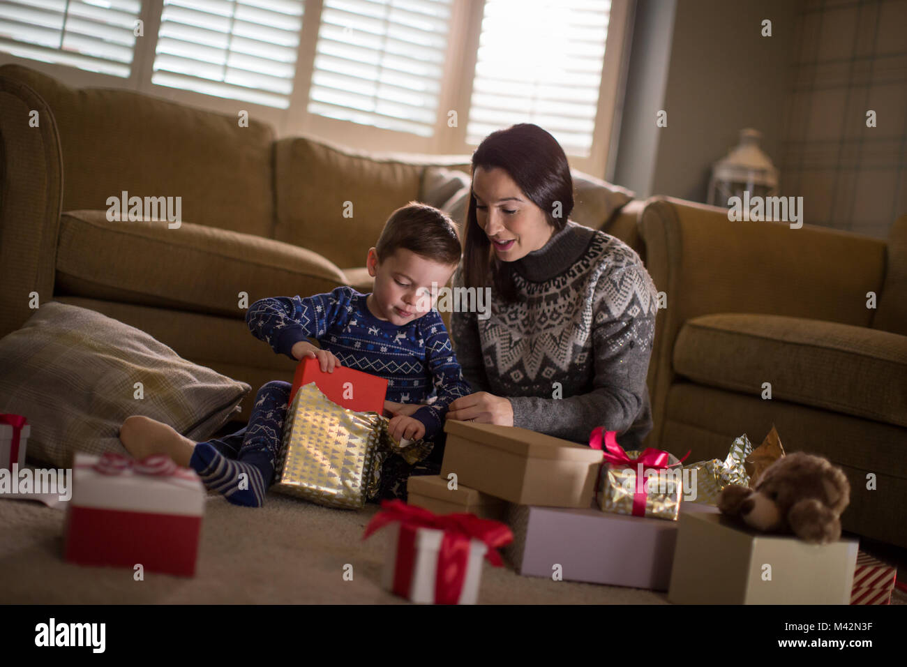 Unwrapping hi-res stock photography and images - Alamy