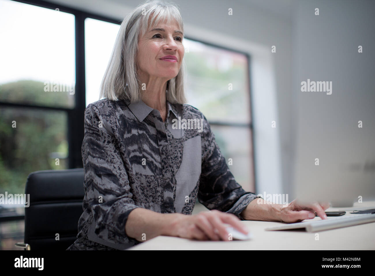 Computer desktop hi-res stock photography and images - Alamy