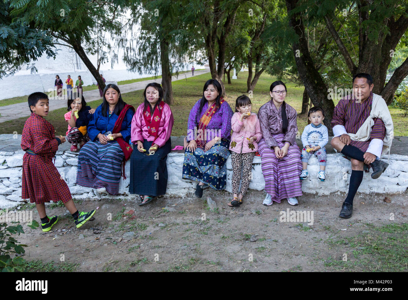 Punakha, Bhutan. Bhutanese Family at the Punakha Dzong (Fortress ...