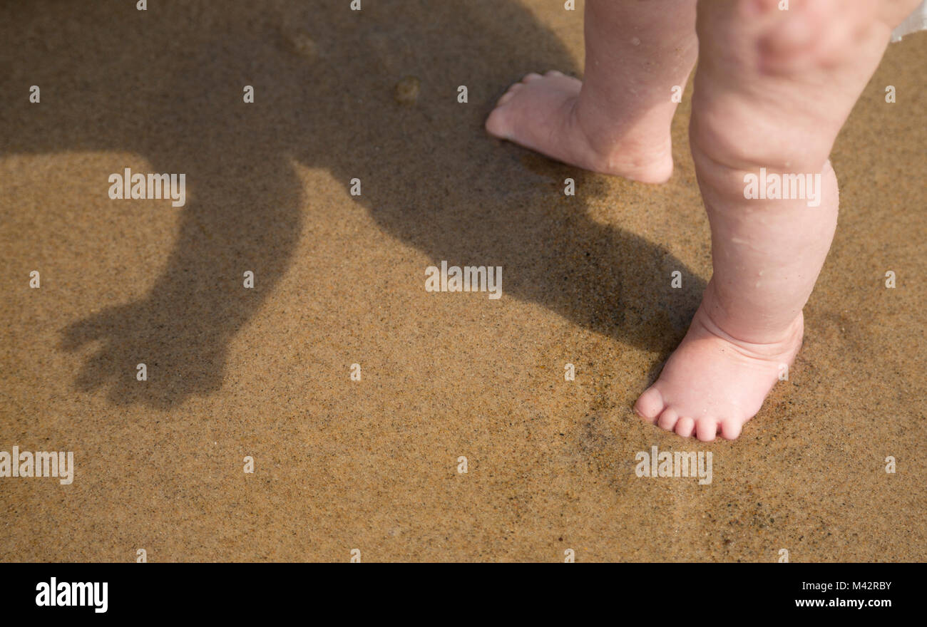 Baby takes her first steps hi-res stock photography and images - Alamy