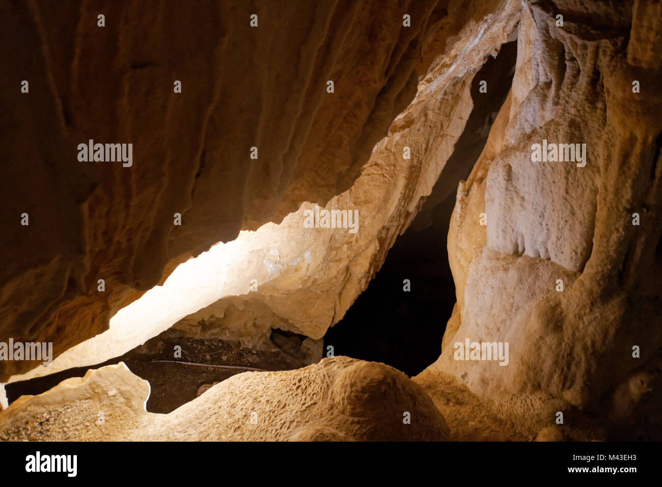 Stock Photo - Fig Tree Cave, Wombeyan Caves, Wombeyan Karst ...
